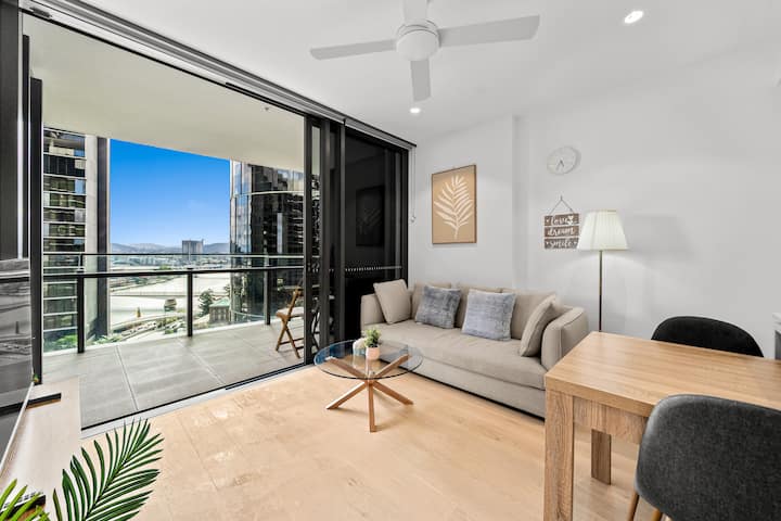 Queens Wharf - Beautiful 13th Floor Executive Apt. - Brisbane