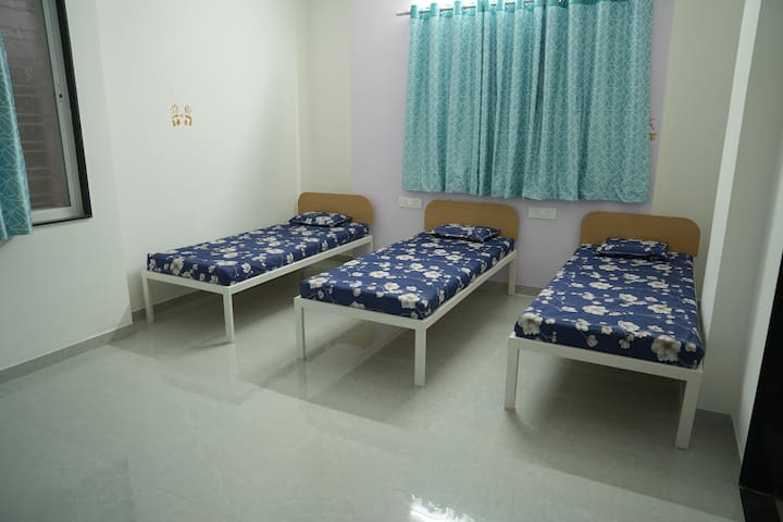 Comfortable & Safe Stay For Girls And Women’s - Ahmednagar