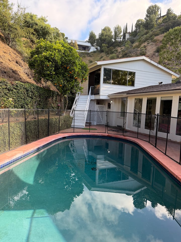Private 90210 Guesthouse W/ Pool + Stunning Views - Los Angeles, CA