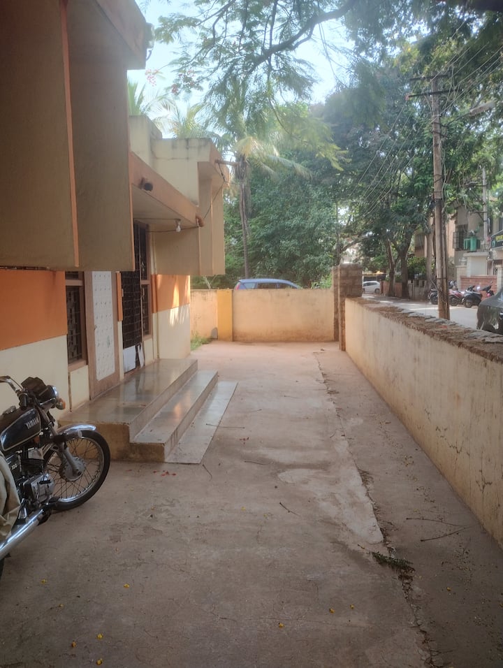 Cozy Stay In Hubli One Bhk House With A Bathtub - Hubli