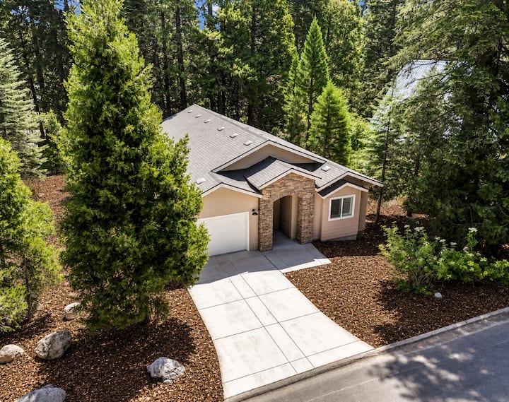 Silver Pine Getaway/ New Build/ac/ - Shaver Lake, CA