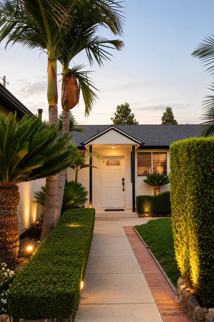 Luxurious 3 Bd House/pool/parking/los Angles - Burbank, CA