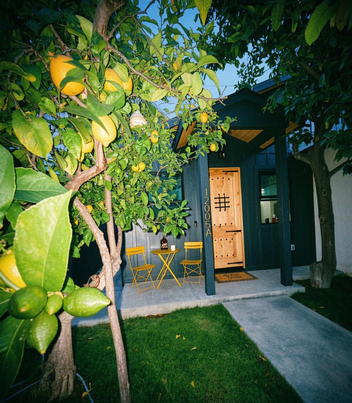 Sahoura's Guesthouse - Norwalk, CA