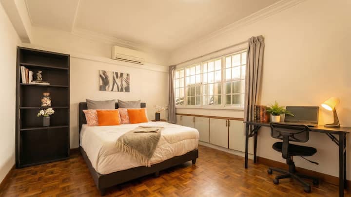 Premium Queen Room · Jurong East Mrt · Nus - Singapore
