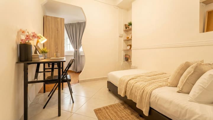 Standard Room · Jurong East Mrt · Imm Mall - Singapore