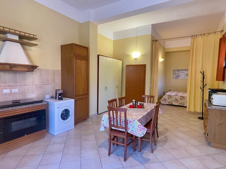 Oleandro - Ampio Monolocale Con Spazio Esterno - Campiglia Marittima