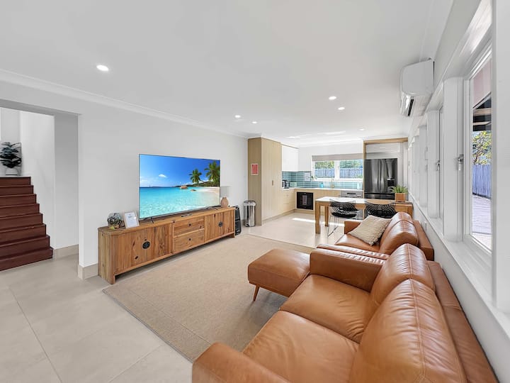 3br Caloundra Home | Walk To Beach | Boat Parking - Caloundra