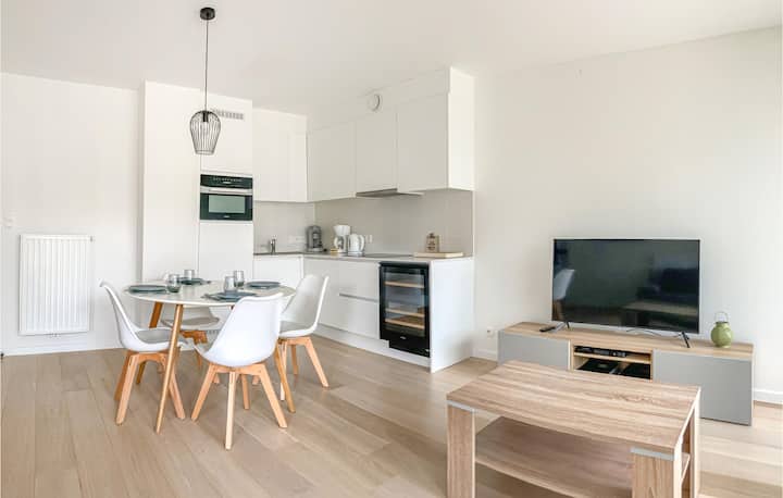 Amazing Apartment In Oostende With Swimming Pool - Ostende
