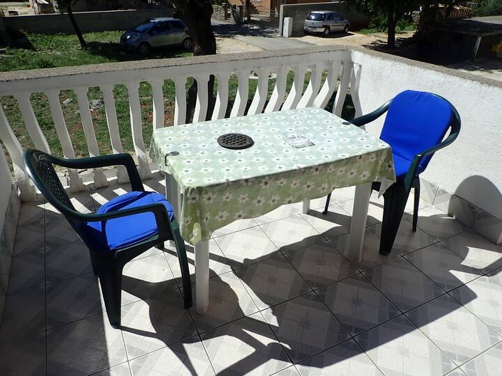 As-25820-b Garçonnière Avec Le Balcon Starigrad, - Starigrad