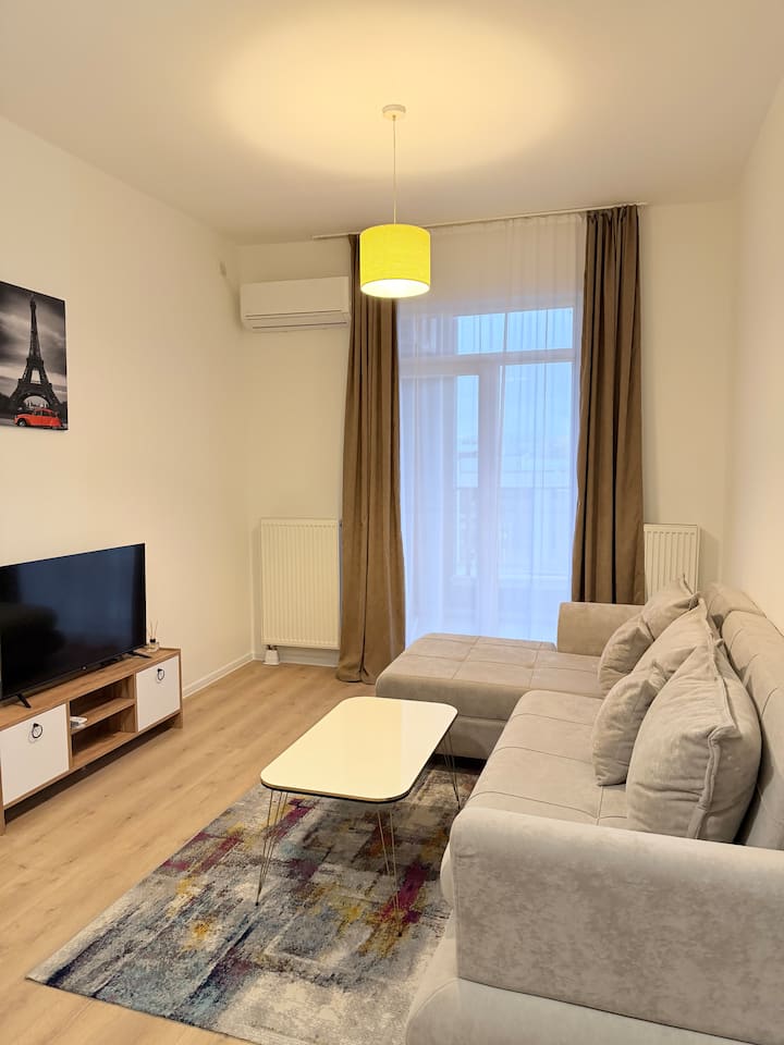 Green Diamond Premium 2br With Pool & Comfort - Tbilisi