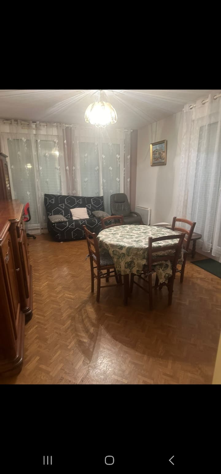 Un Appartement F2 Avec Jardin - Le Plessis-Robinson