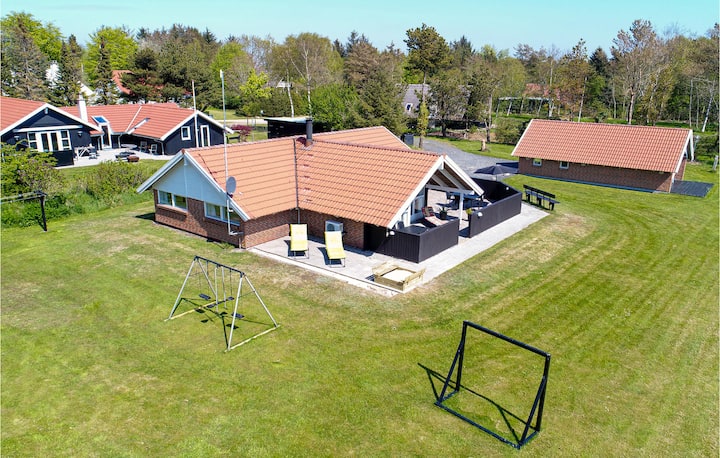 Nice Home In Blåvand With Sauna - Blåvand