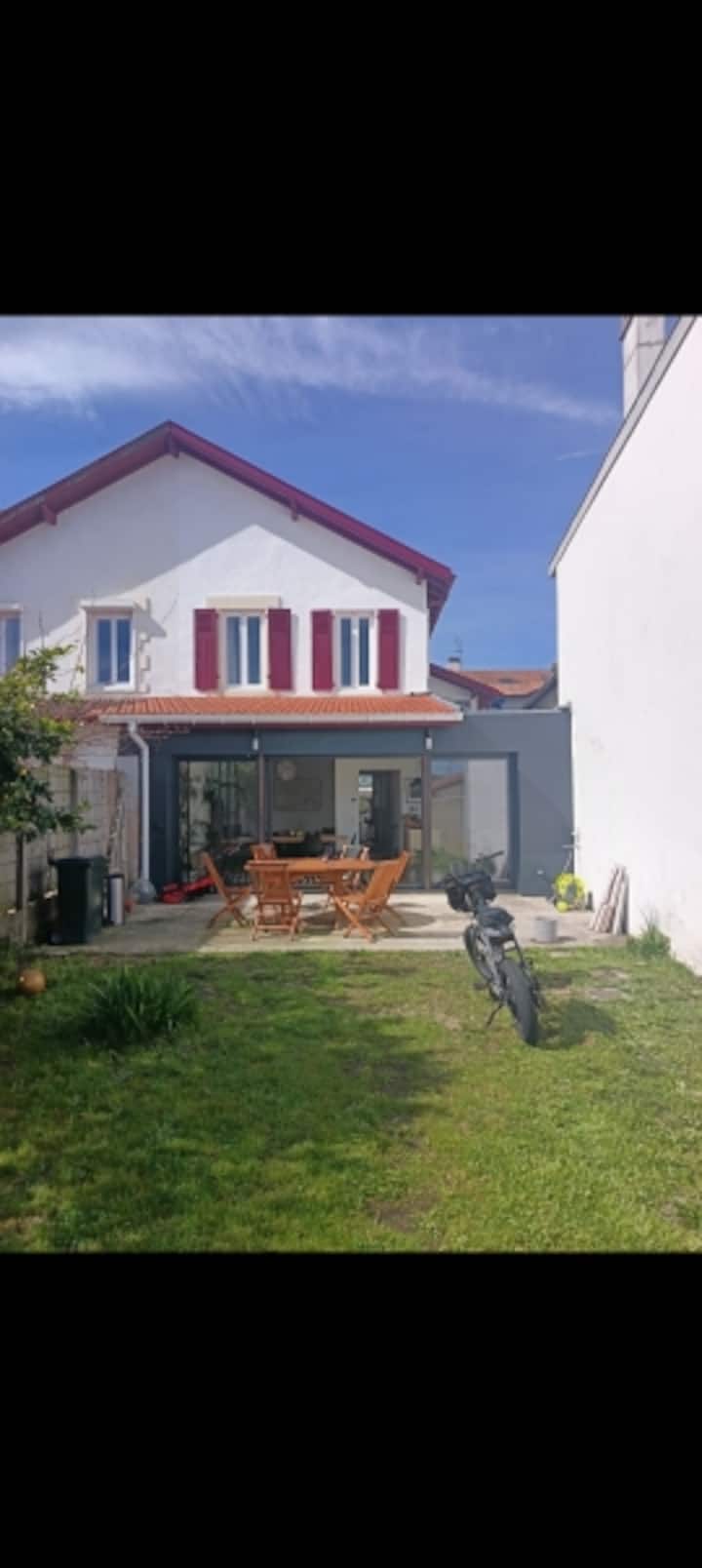 Maison Lumineuse Avec Piscine Proche Océan. - Biarritz