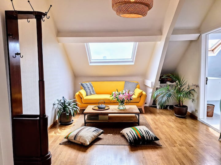Charming Top-floor Apartment- 2 Bedrooms - Machelen