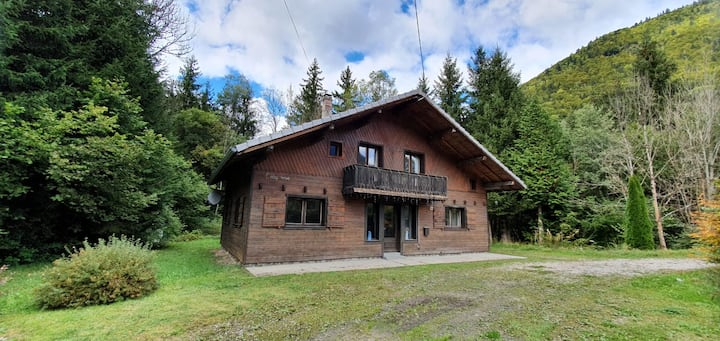Chalet Eau Vive - 6 Bedroom, Riverside Chalet - Montriond