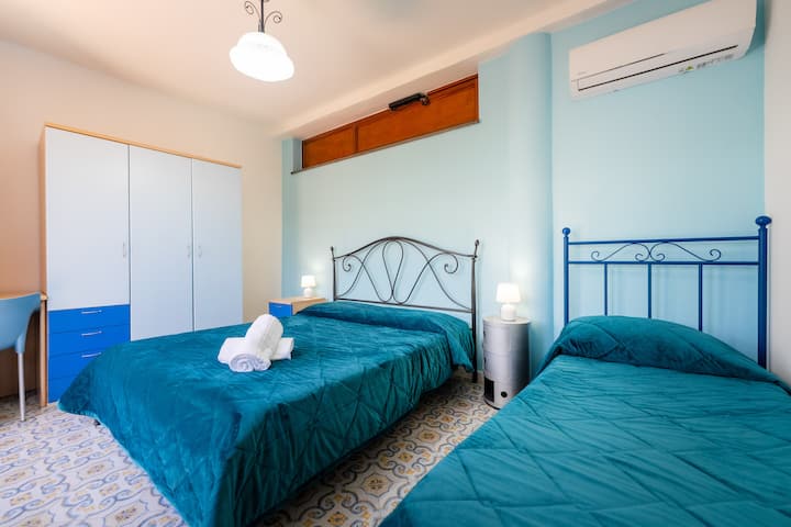 La Capannina Rooms - Tripla Matrimoniale E Letto - Procida