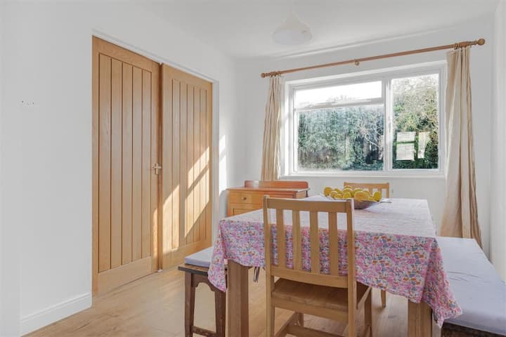 Oxfordshire Family Home, Sleeps 6 - Didcot