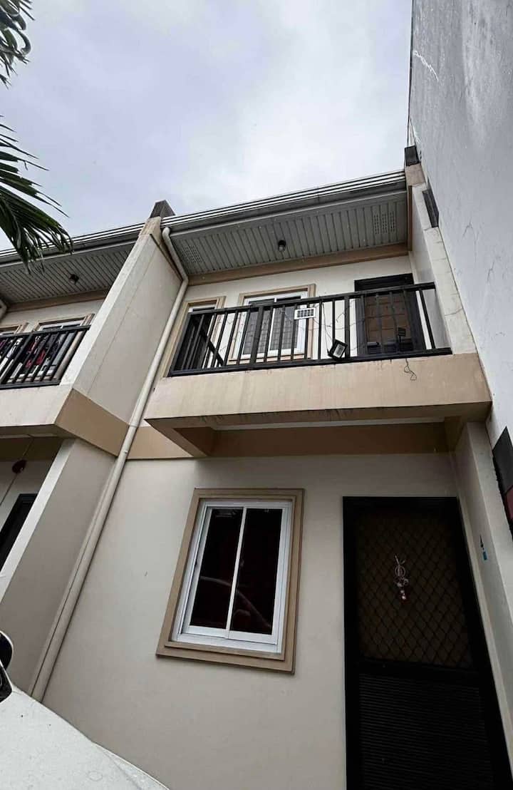 Experience 2br Comfort In A Prime Neighborhood! - Batangas