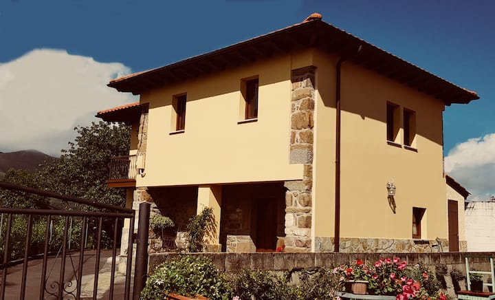 Casa Rural Con Jardín Y Vistas, Ideal Familias - Caravia