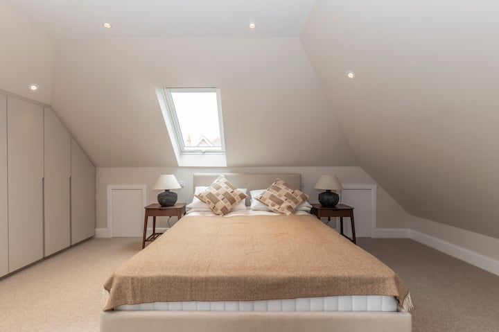 Bright & Peaceful Surbiton Studio-15 Min To London - Kingston upon Thames