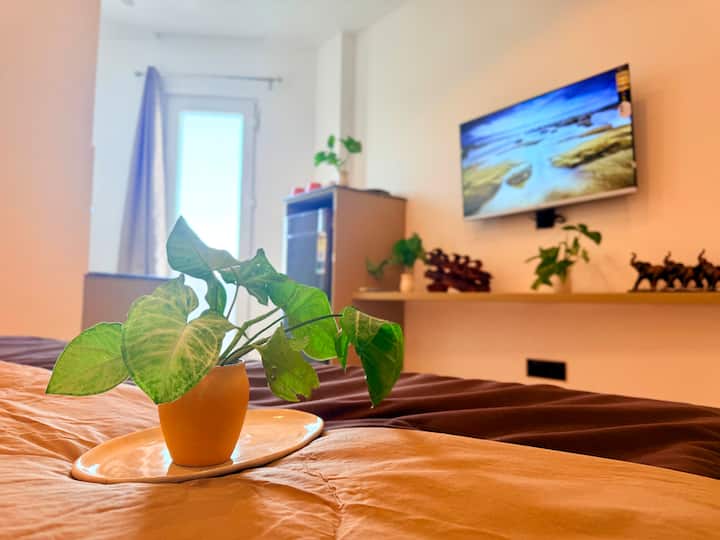 Aura Suites - Clean Spaces. Warm Hospitality - 