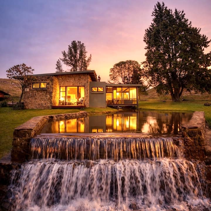 Riverside Villa | Fly Fishing | Wood-fired Hot Tub - Dullstroom