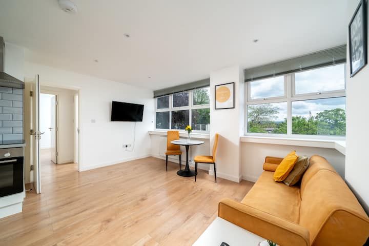 Affordable 1 Bed Apartment In Aylesbury - Aylesbury