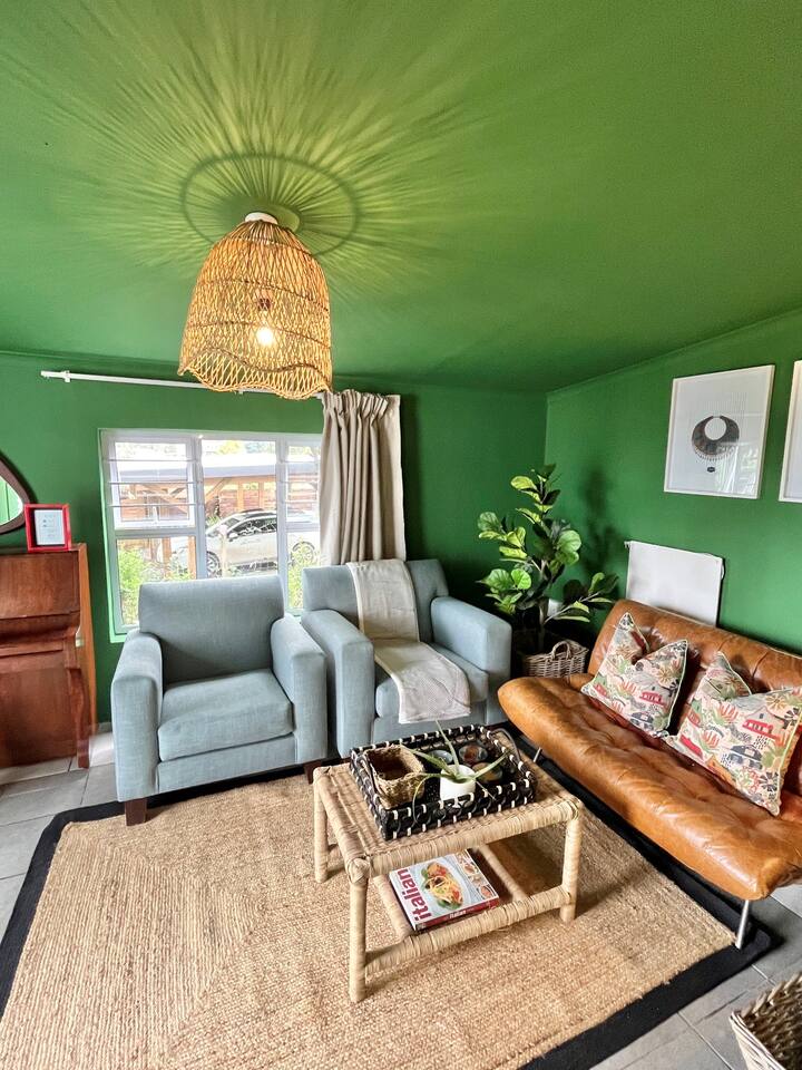Bright And Funky 1 Bedroom Apmnt | Howick - Howick
