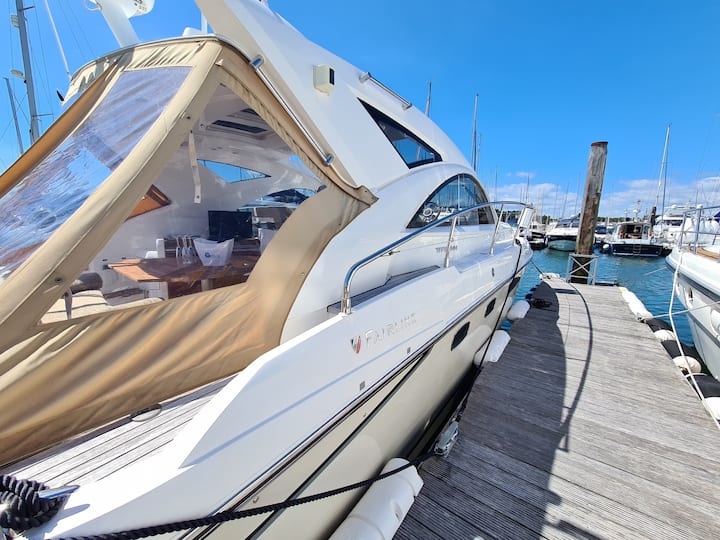 "Marli Ii" - 4 Berth, 2 Bedroom Boat With Heating - Lymington