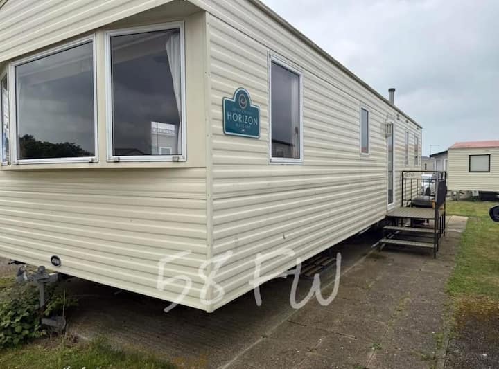 8 Berth Caravan Orchards Holiday Village Clacton - Mersea Island