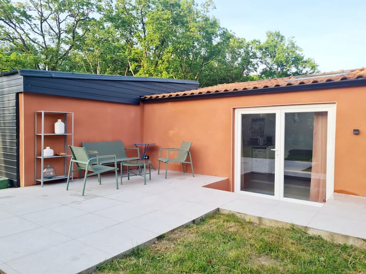 Studio Indépendant Dans Un Jardin Arboré - Vertou