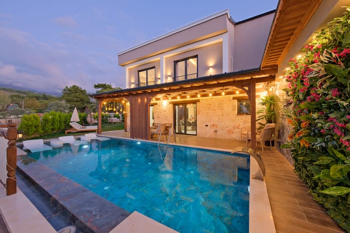 Villa Saklıkent Müstakil Havuzlu Korunaklı Lüx 3+1 - Turquie