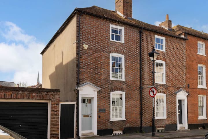 Stunning 4 Bed Georgian House In Chichester - South Downs