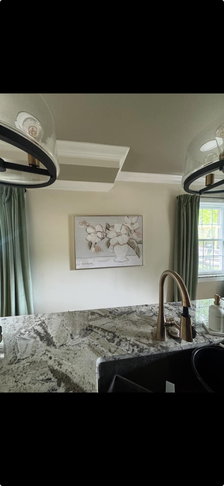 5 Kings+2 Qpullouts
5bedroom 4 Baths Pool Hot Tub - Knoxville, TN