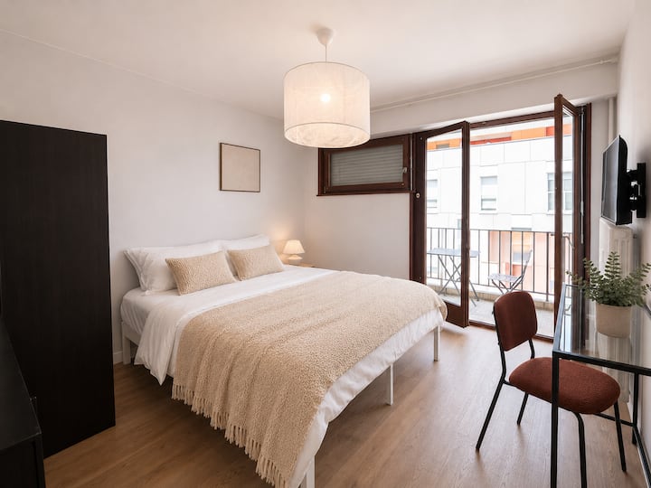 M073 Nid Douillet Avec Joli Balcon Studio - Annemasse