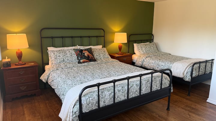 The Orchard Suite - Rustic Rentals, Campbell River - Campbell River