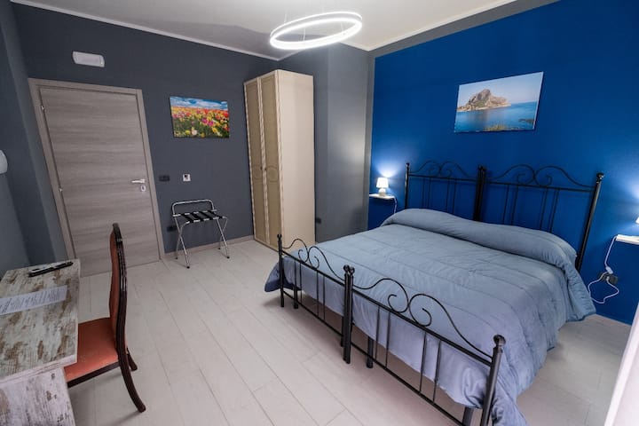 Room 112 Oltremare
Stanza 4 - Bagheria