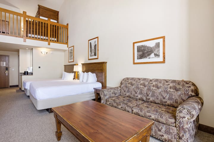 Chula Vista Villa W/ Loft + Free Waterpark! - Wisconsin Dells, WI