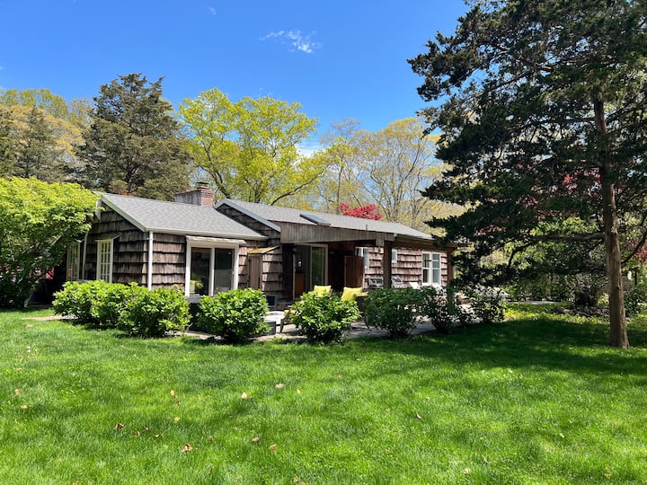 Private Oasis Just A Short Walk To The Beach - Amagansett, NY