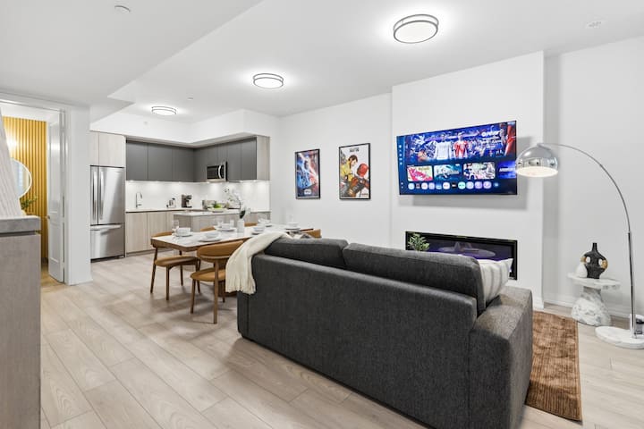 Boutique 3br Retreat • Sleeps 7 • Free Parking - Toronto, ON