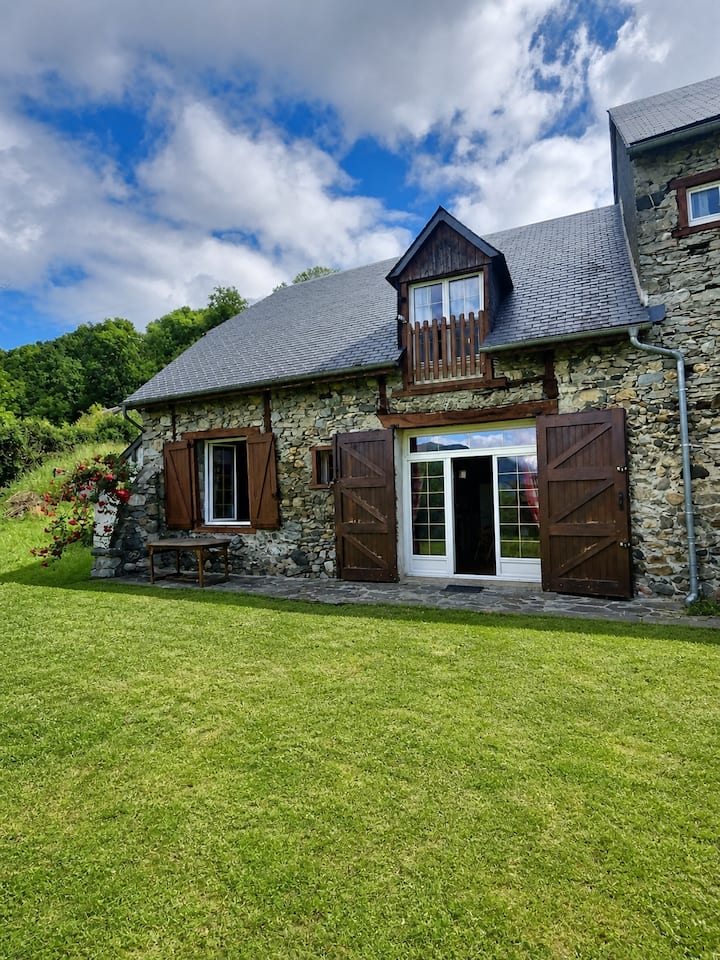 Grange Authentique "Chez Bernadette" Au Calme - Argelès-Gazost