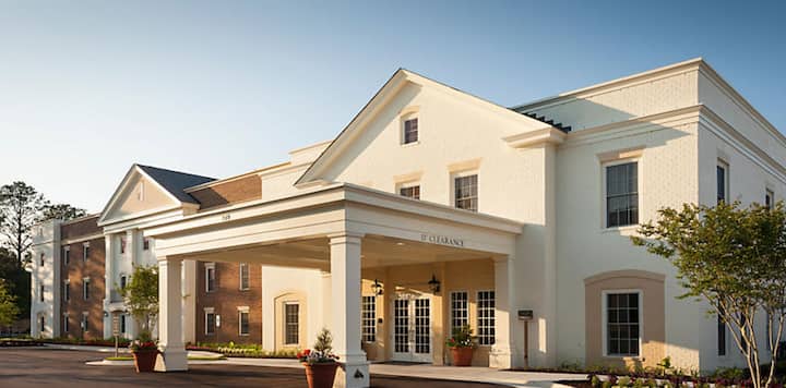 Patrick Henry Square - 2 Bedroom Premium - Williamsburg, VA