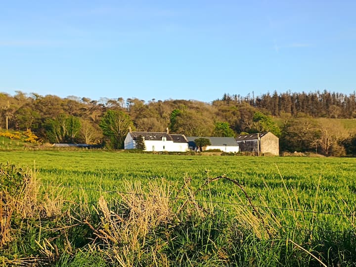 Cosy Farmhouse With Beautiful Loch View, Sleeps 6 - Arran