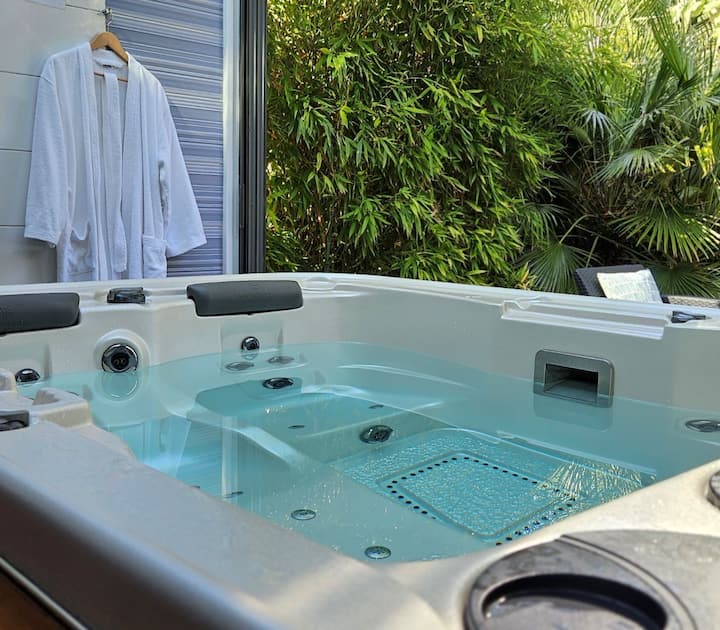 Open Bulle Chambre Avec Spa Privatif - Dinan
