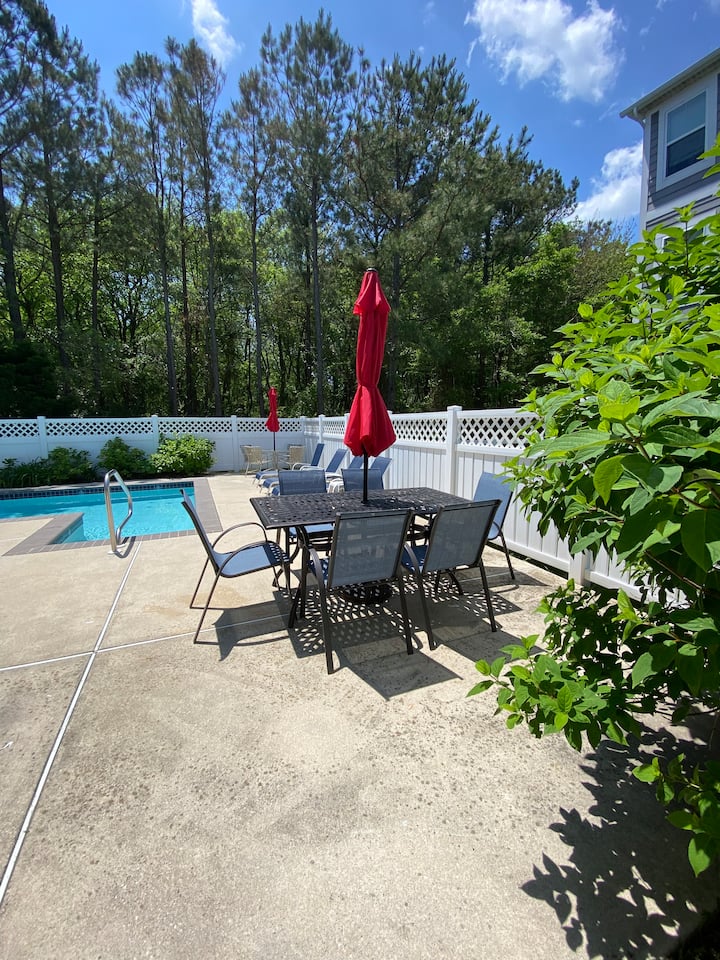 Home With Private Pool, Close To Town & Beaches - Bethany Beach, DE