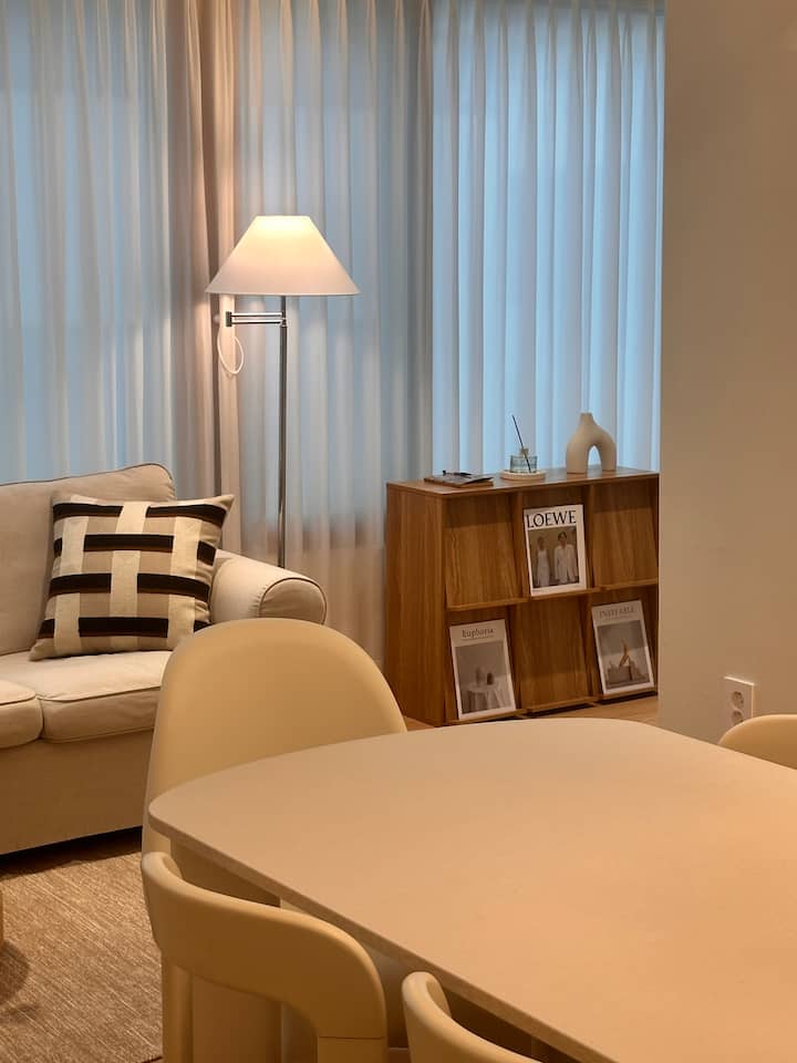 [New]3room·5bed/최대10인/넓은테라스/광안역7분/호텔침구/짐보관/netflix - Busan Station