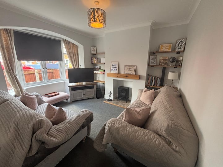 Modern 3 Bed | Long Stay Discount | Free Parking - Cleethorpes