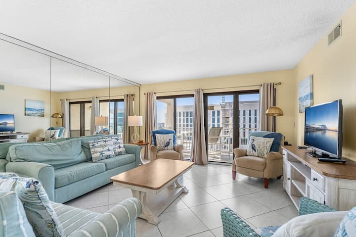 Gorgeous Cocoa Beach Condo W/ Pool & Hot Tub! - Cocoa Beach, FL