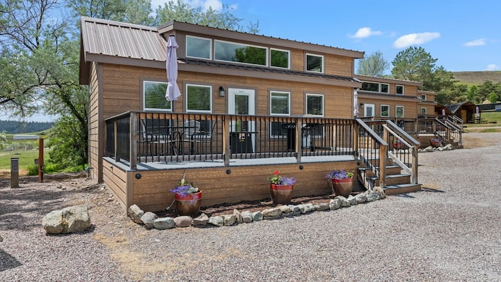 Flathead Lake Lodge At Polson Koa Holiday-no Pets - Polson, MT