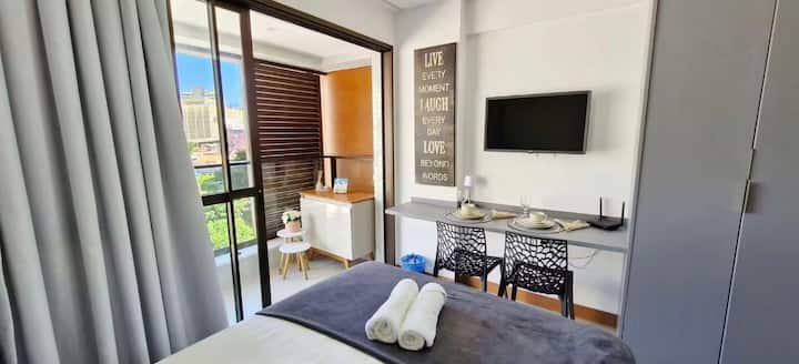 Studio Moderno Na Barra, Há 5 Minutos Da Praia - Barra